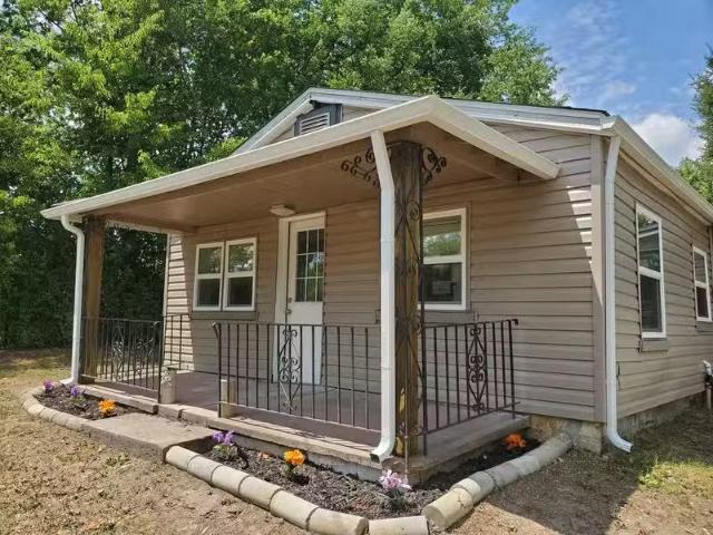 $1,350 2 Bedroom 1 Bathroom House Available For Rent In Knox.