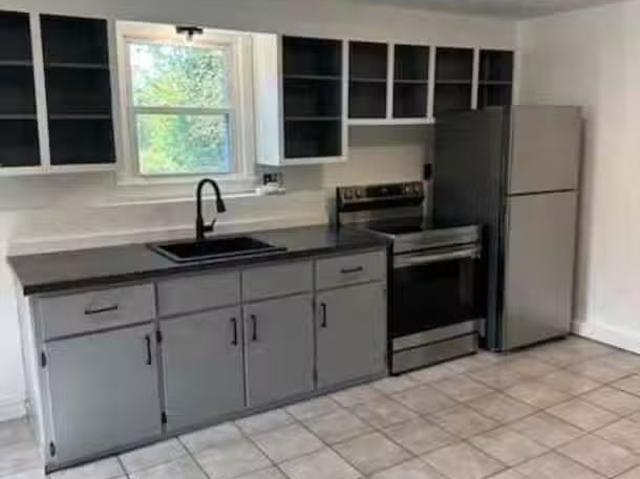 $1,300 1 Bedroom 1 Bathroom Apartment In West Gardiner With.