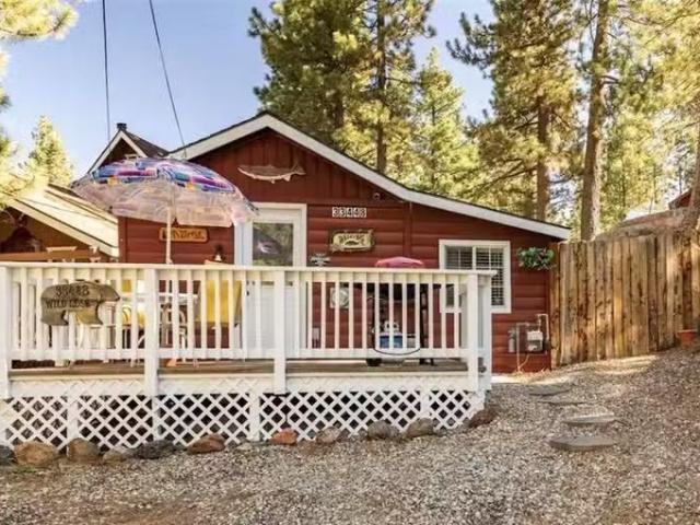 $1,300 1 Bedroom 1 Bathroom House In Green Valley Lake With.