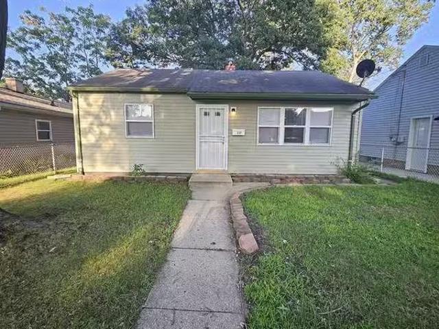 $1,300 2 Bedroom 1 Bathroom House In Michigan City With Grea.