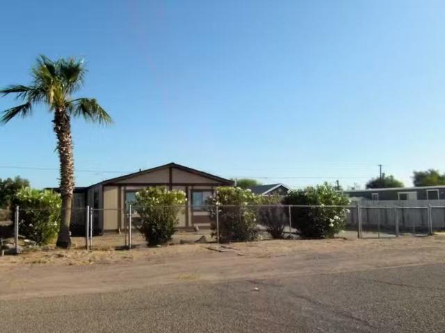 $1,300 3 Bedroom 2 Bathroom House In Mohave Valley Close To.