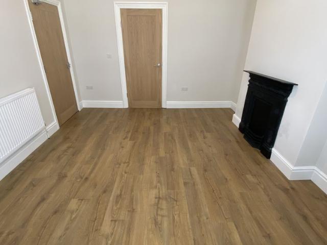 £1,300 PCM, Fully Refurbished, Two Bedroom, Two Bathroom, Ground Floor Flat with Private Enclosed Garden in Corporation Road, Grangetown, Cardiff, CF11 7AY