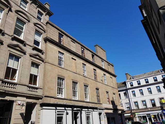 1 3/1 Bank Street, 4 bed flat to rent £1,800 pcm £415 pw