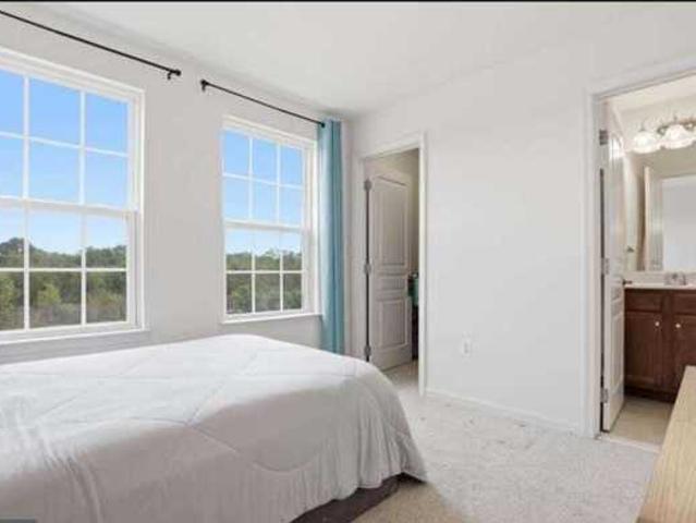 1 3 Bedrooms and Bath for rent