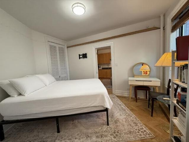 1 3 Minetta Street 2 B