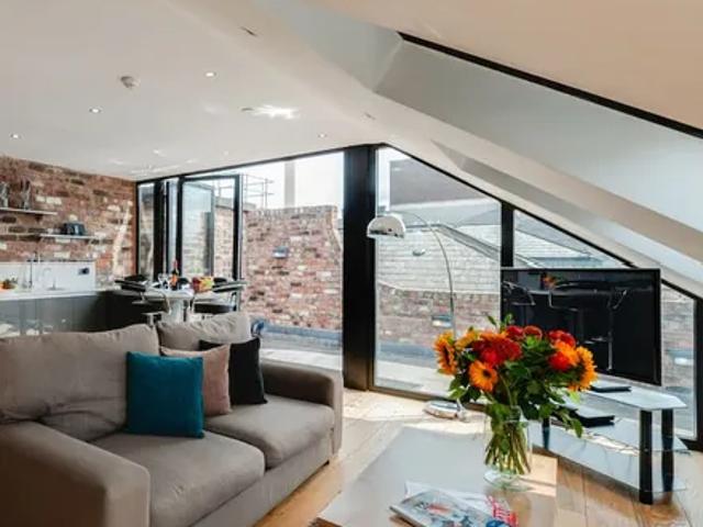 1 3 Sir Thomas Street | Studio house for rent #96437447 | Rentberry