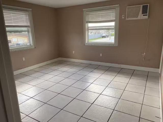 $1,450 1 Bedroom 1 Bathroom Apartment In Opa Locka With Park.
