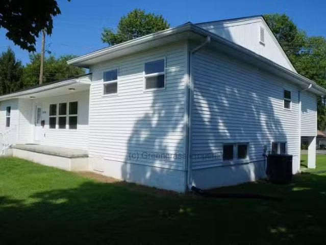 $1,475 3 Bedroom 2 Bathroom House In New Albany With Great A.