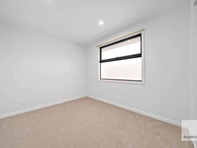 1 4/17 Worrall Street