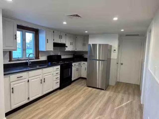 $1,550 2 Bedroom 1 Bathroom Apartment In East Providence Wit.