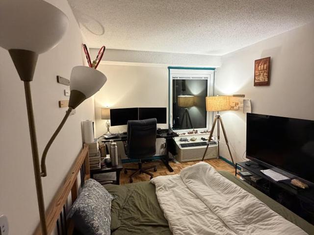 $1,576/month — Large Room at Waterside Plz
