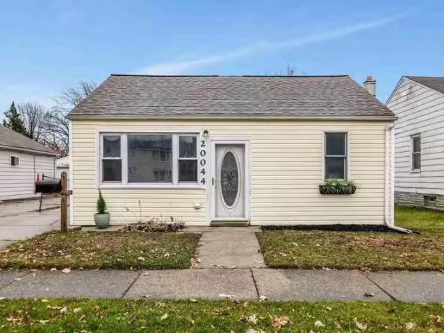 $1,595 3 Bed 1 Bath House In Harper Woods With Grosse Pointe.