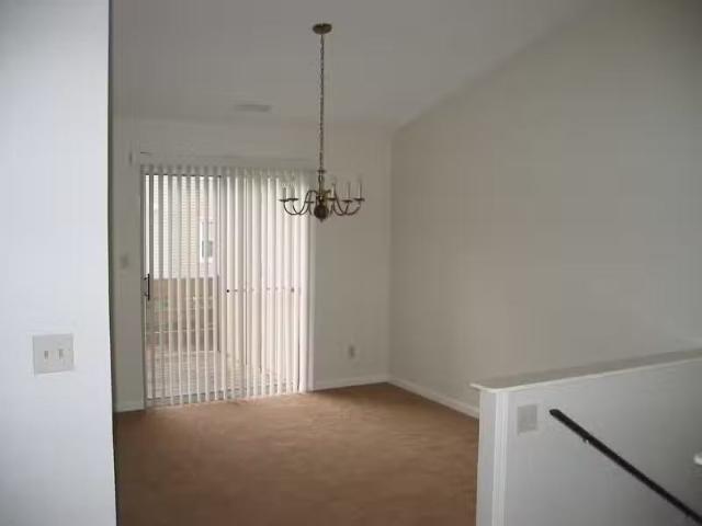 $1,500 2 Bedroom 1 Bathroom Condo in Brentwood with Great Am.