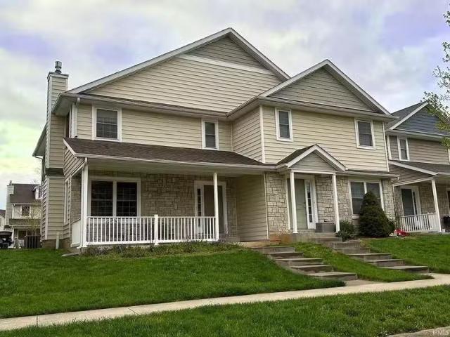 $1,500 2 Bedroom 2.5 Bathroom Townhouse In Bloomington With.