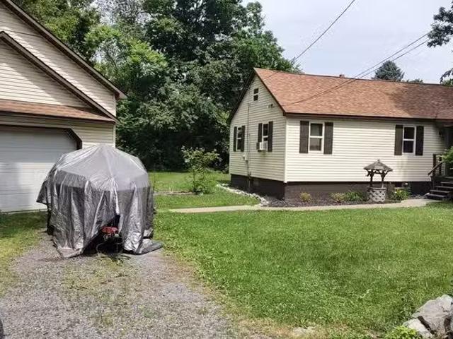 $1,500 3 Bedroom 1 Bathroom House In Syracuse With Great Ame.