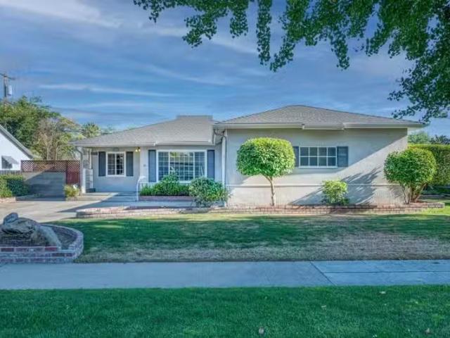$1,500 3 Bedroom 2 Bathroom House In Fresno With Great Ameni.