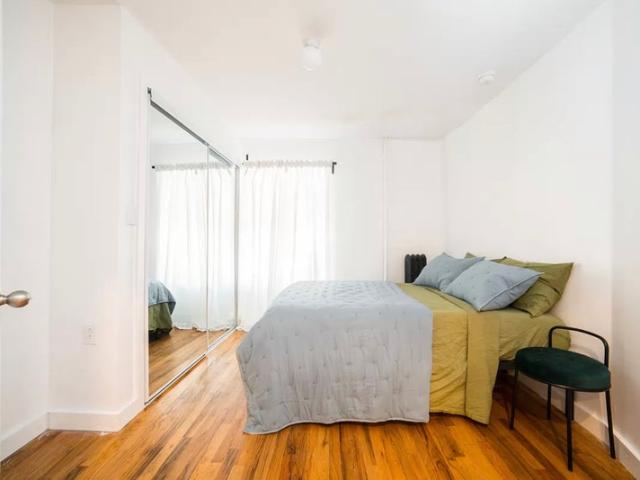 $1,500 Room For Rent w/ BR in Spacious Duplex