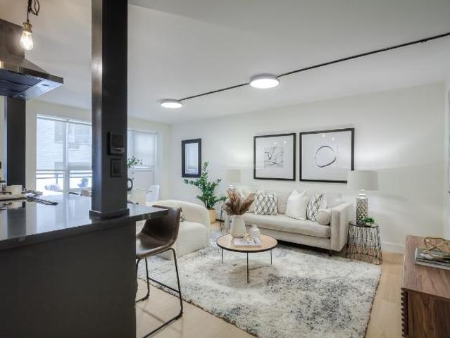 1.5 Br, 1 bath, Apartment 420 Eglinton Ave E