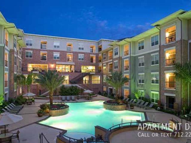 1.5 months free luxury chic apartment in Astrodome