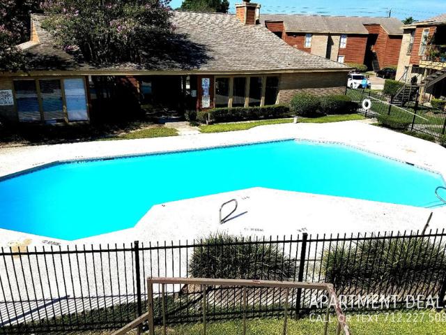 1.5 months free rent apartment in far Inwood Club Estates