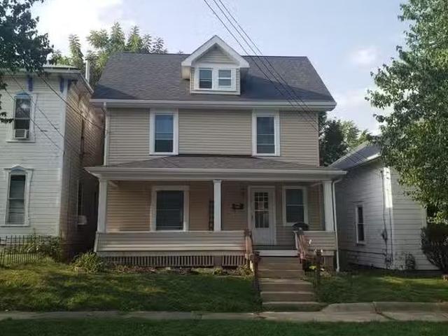 $1,650 5 Bedroom 3 Bathroom House In Ashland With Great Amen.