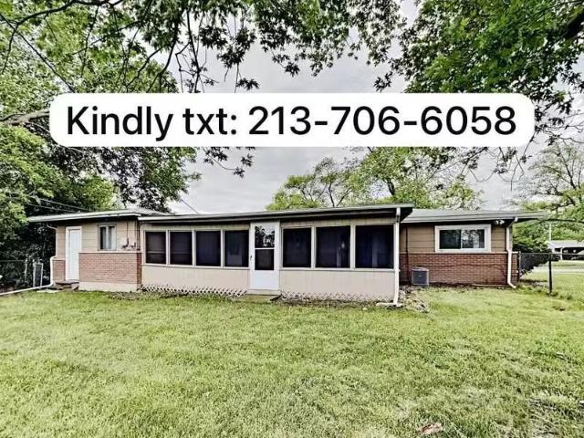$1,650 3 Bedroom 1.5 Bathroom House In Park Forest With Grea.