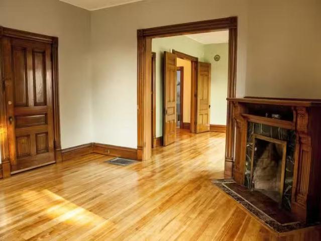 $1,650 Sundrenched Victorian One Bedroom + Office in Seward.