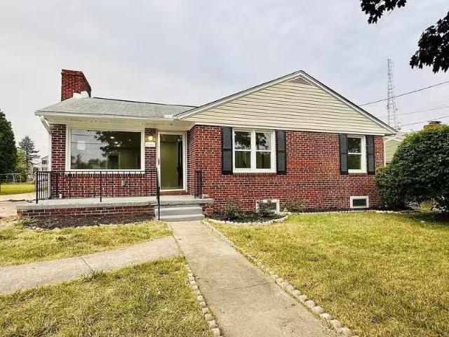 $1,695 4 Bedroom 2.5 Bathroom House In Catonsville With Grea.