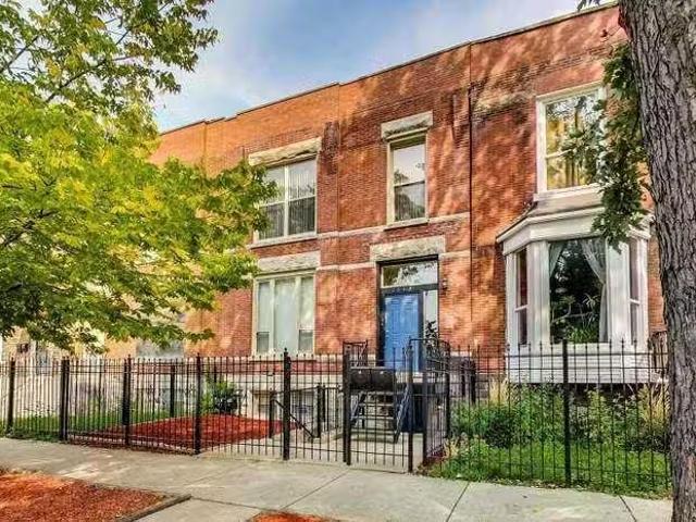 $1,600 2 Bedroom 2 Bathroom Apartment In Chicago With Great.