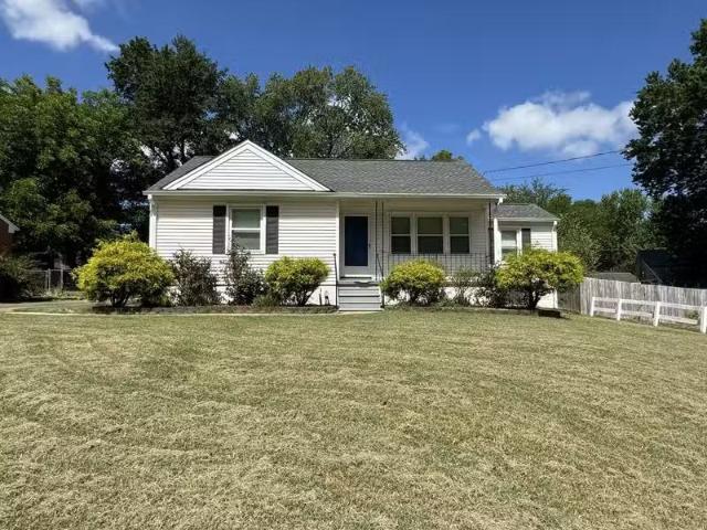 $1,600 2 Bedroom 2 Bathroom House Near Downtown Raleigh With.