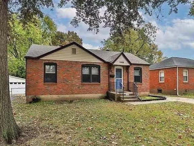 $1,600 3 Bedroom 2 Bathroom House In Saint Ann With Great Am.
