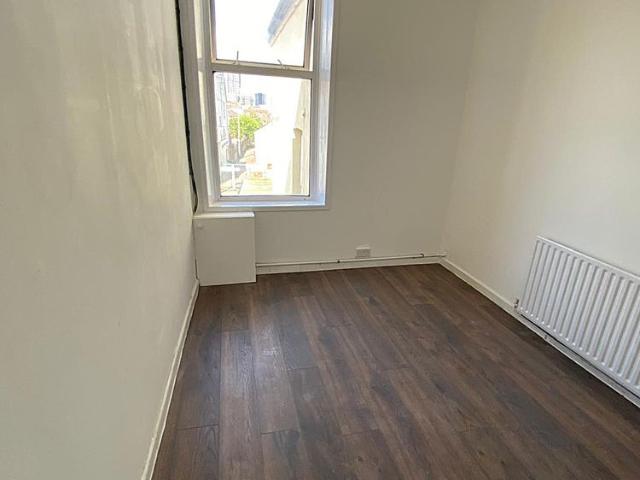 £1,600 PCM, Spacious Five Bedroom, Three Bathroom Maisonette in Corporation Road, Grangetown, Cardiff, CF11 7AN