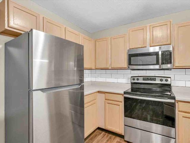 1 6 Rainbow Circle 2 Bedroom Apartment for Rent at 1 Rainbow Cir, Bloomington, IL 61704