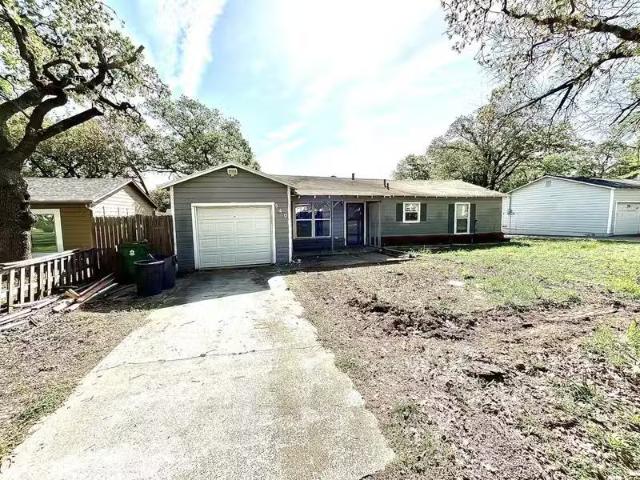 $1,795 3 Bedroom 1 Bathroom House In Hurst With Great Amenit.