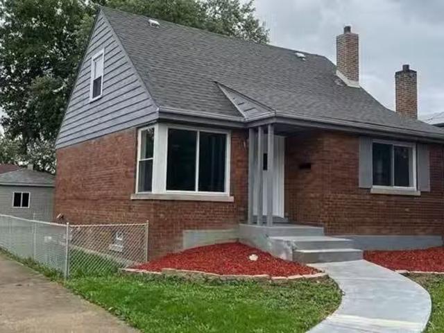 $1,700 6 Bedroom 2 Bathroom House In Chicago With Great Amen.