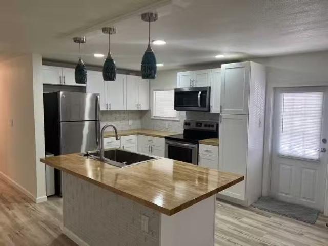 $1,700 2 Bedroom 2 Bathroom House In Ellenton With Great Ame.