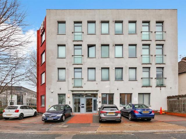 1 7 Wesley Avenue, London 1 bed flat to rent £1,600 pcm £369 pw