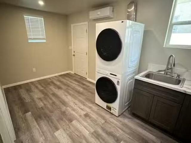 $1,850 1 Bedroom 1 Bathroom House In Los Angeles With Great.