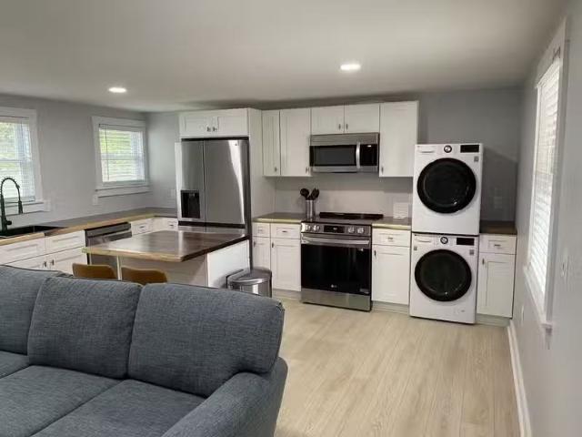 $1,850 Completely Renovated 1 Bedroom 1 Bathroom Apartment I.
