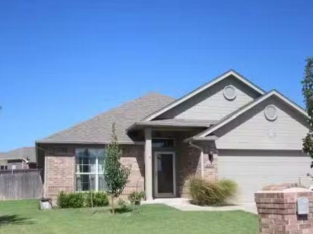 $1,890 3 Bedroom 2 Bathroom House In Oklahoma City With Grea.
