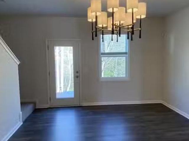 $1,800 2 Master Bedroom 2.5 Bathroom Townhouse In Greenville.