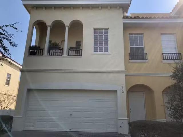 $1,800 3 Bedroom 2.5 Bathroom Townhouse In St. Petersburg Wi.