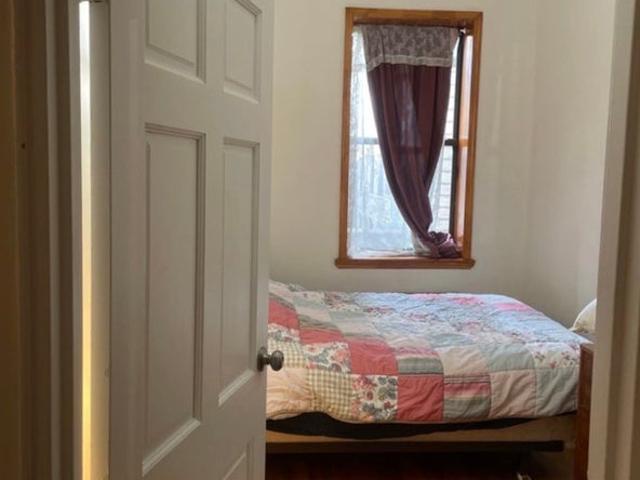$1,800 Room UWS September 1