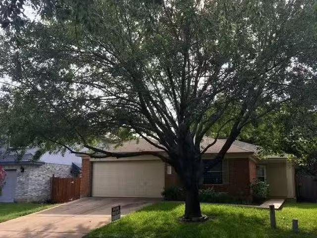 $1,835 3 Bedroom 2 Bathroom House In Round Rock, no carpet.