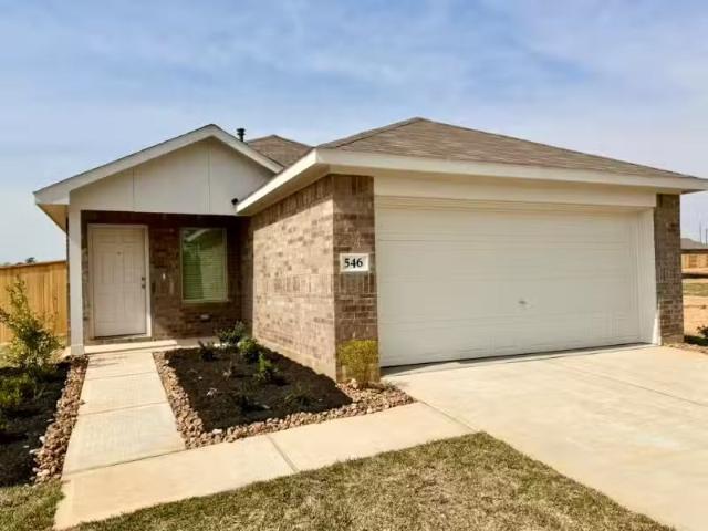 $1,950 4 Bedroom 2 Bathroom House In Willis With Great Ameni.