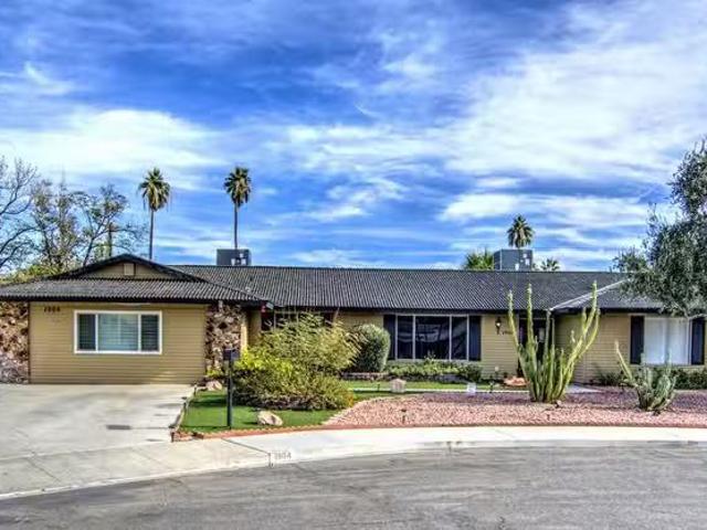 $1,950 2 Bedroom 1 Bathroom Casitas Great Amenities FREE I.