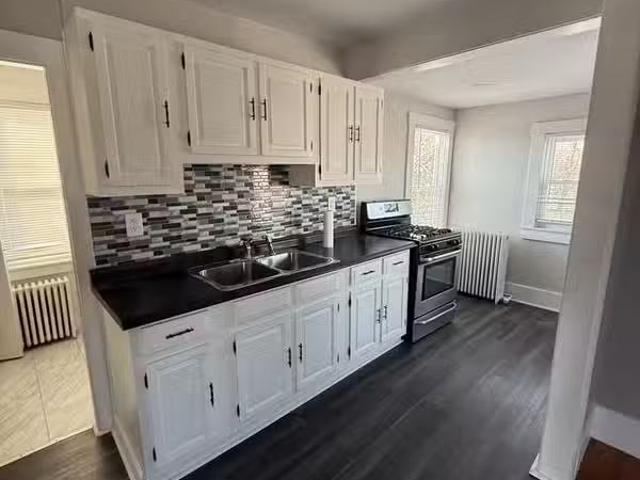 $1,900 2 Bedroom 1 Bathroom Apartment In New Bedford With Gr.