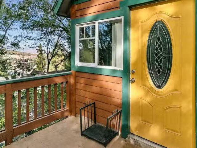 $1,900 3 Bedroom 2 Bathroom House In Lake Arrowhead With Gre.