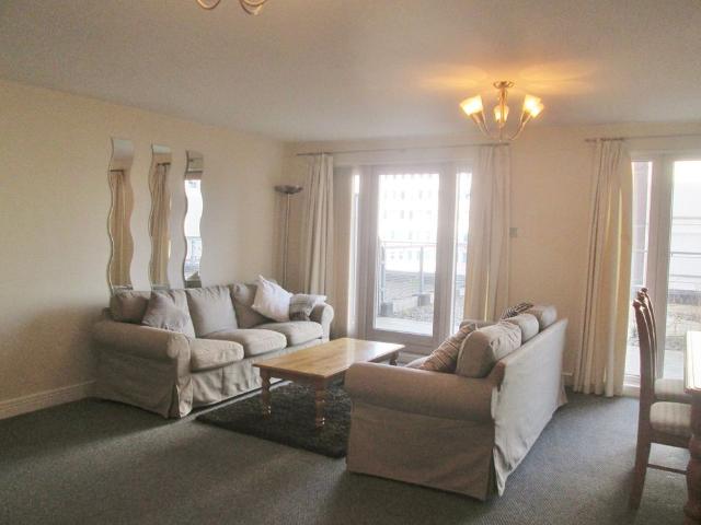 £1,900 To Let