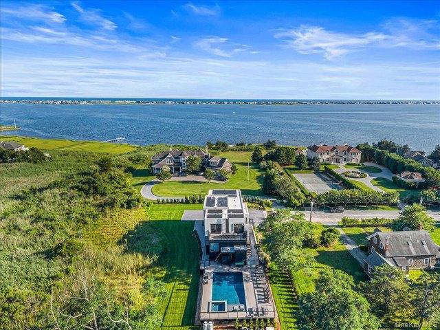 1A Jagger Ln, Westhampton, NY 11977